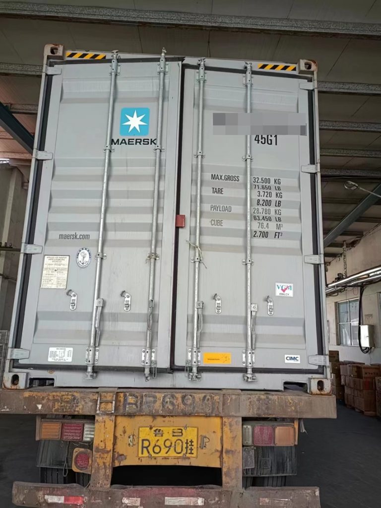 Oil bleaching sand–silica gel and filter tank ready to send out