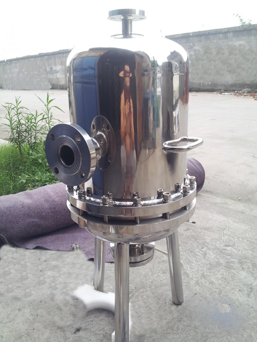 Multi-core microporous filter machine for biotechnology and medicine