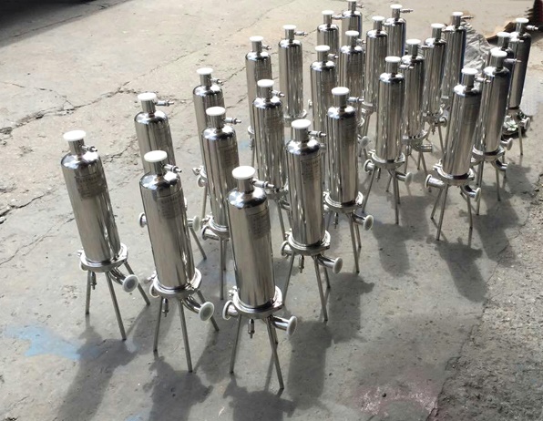 Single core microporous membrane filter machine